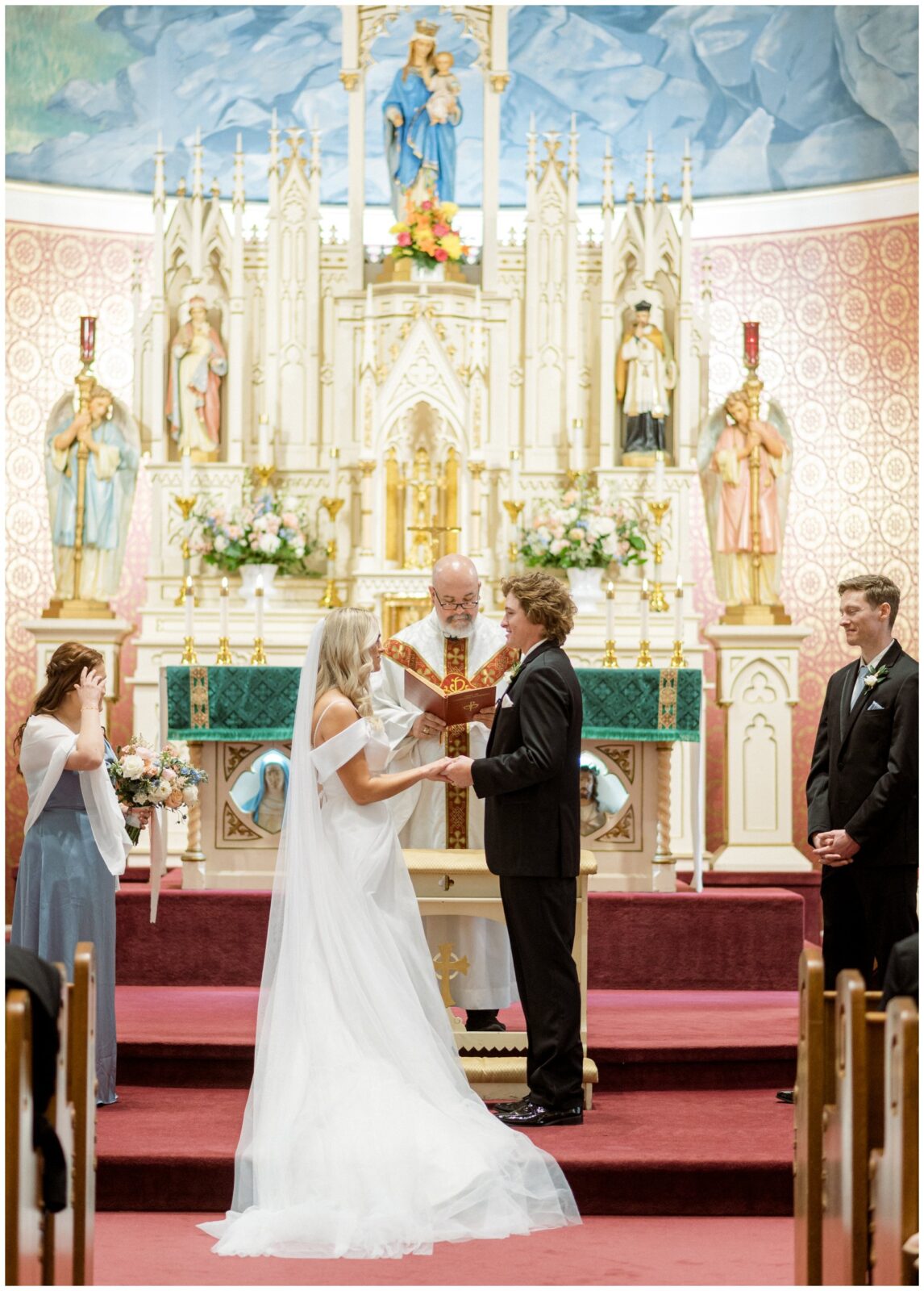 Disney Princess Wedding: A Wedding with a Subtle and Elegant Nod to ...