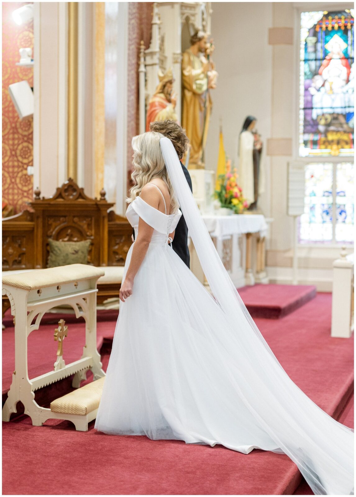 Disney Princess Wedding: A Wedding with a Subtle and Elegant Nod to ...